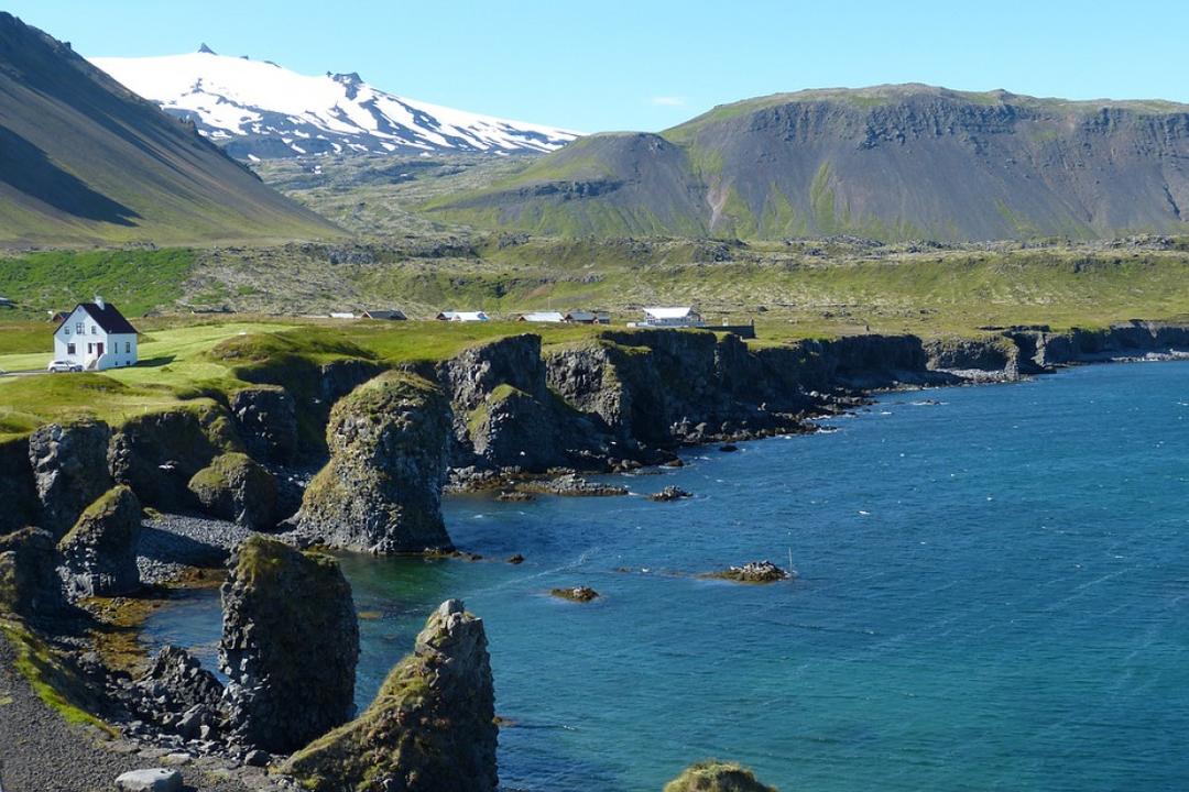 Arnarstapi: Hiking to Hellnar - Iceland-Dream.com